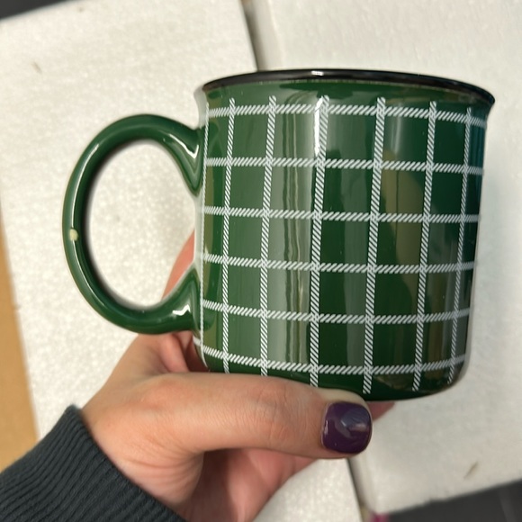 Hallmark | Kitchen | 22 Hallmark Vip Gift Plaid Red And Green Mugs ...